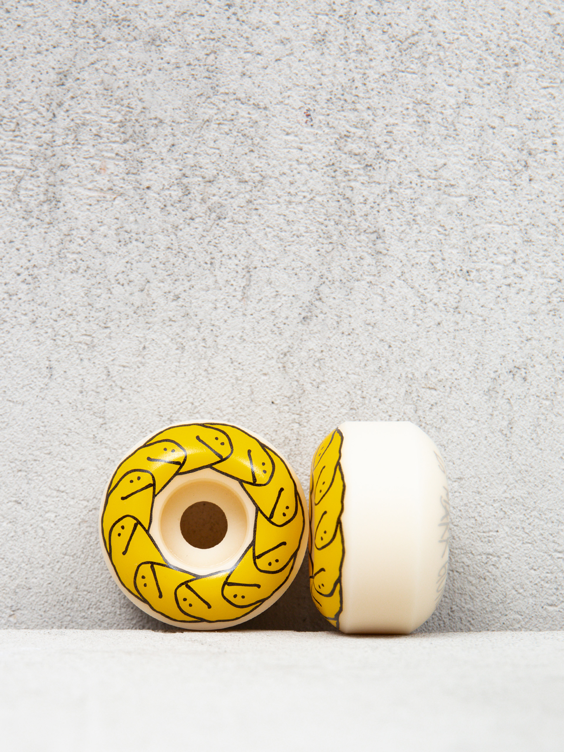 Kółka Spitfire F4 99D Classic Gonz Shmoo - żółty (white/yellow)