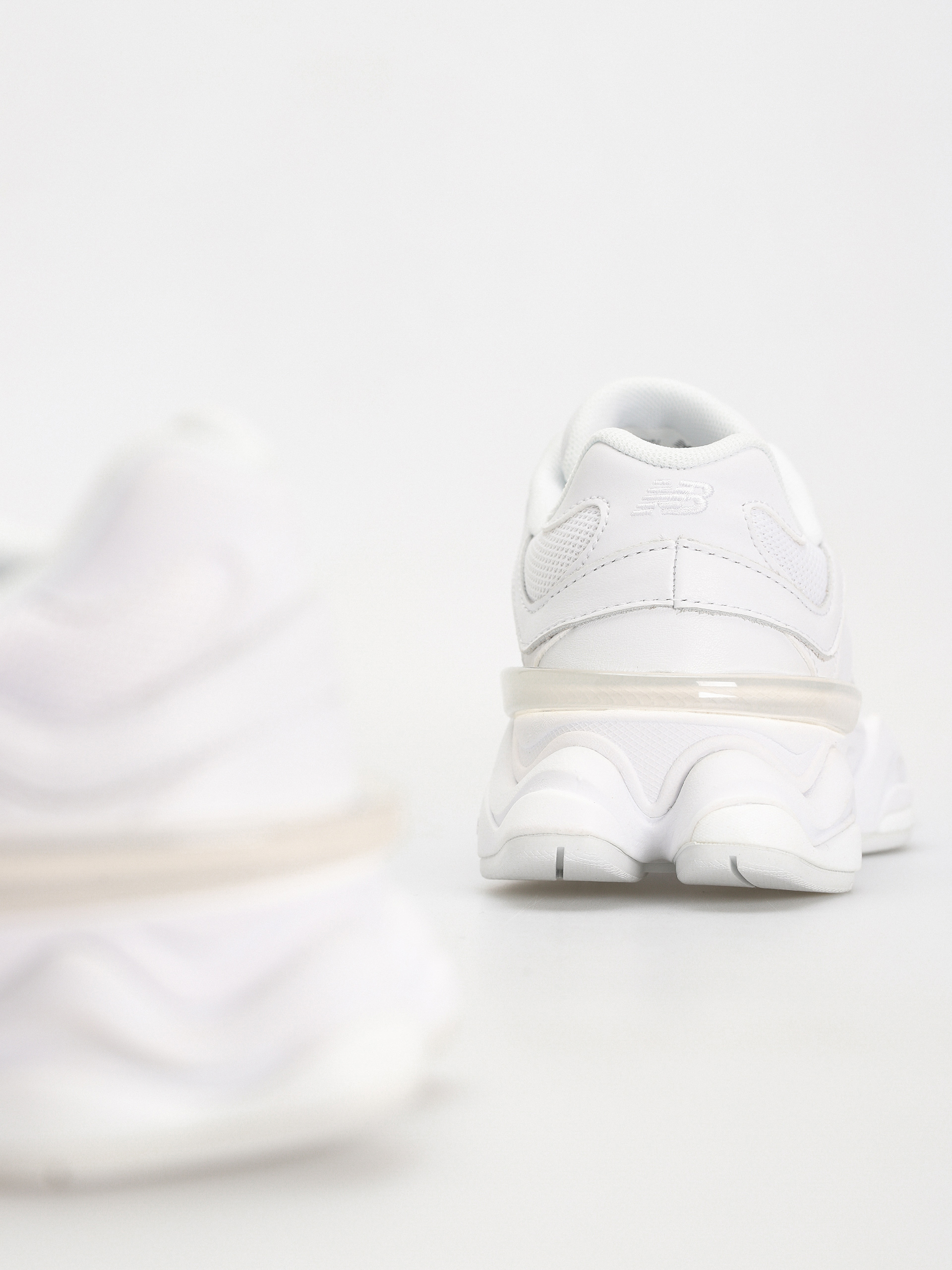 Buty New Balance 9060 (triple white)